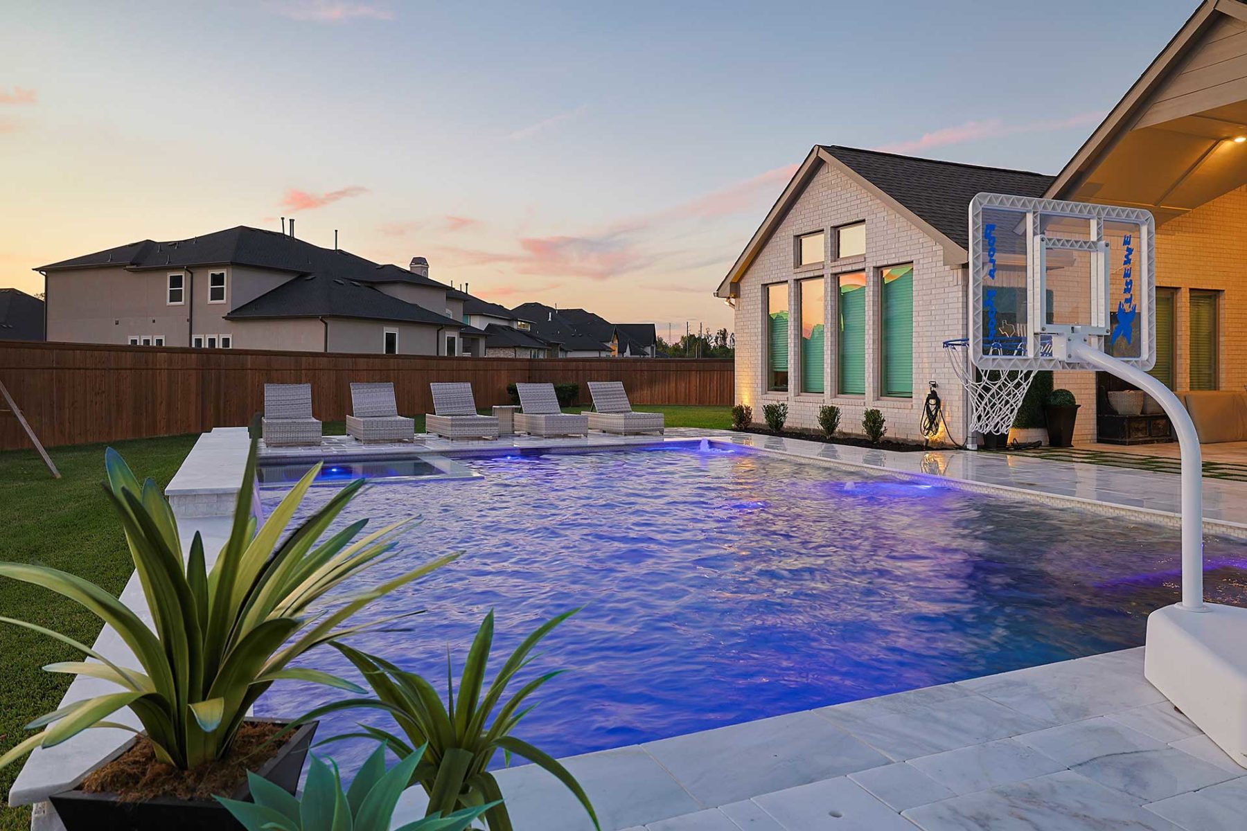 Fountain Court Residence - Maddox Custom Pools & Landscaping